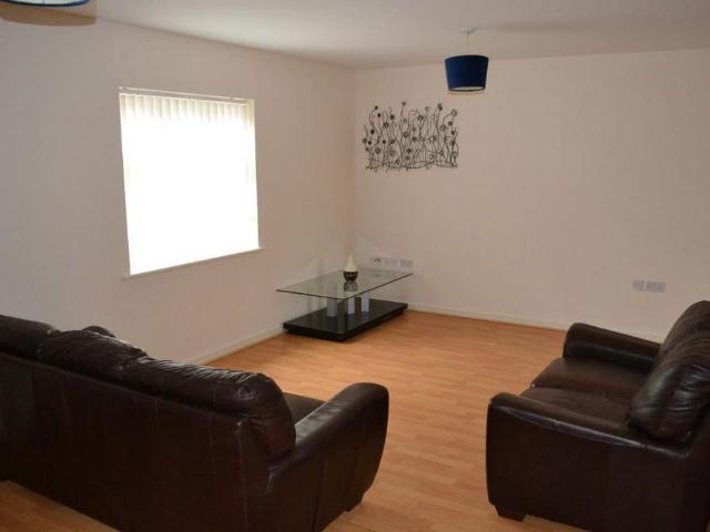 2 bedroom apartment to rent