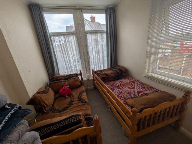 2 bedroom apartment to rent