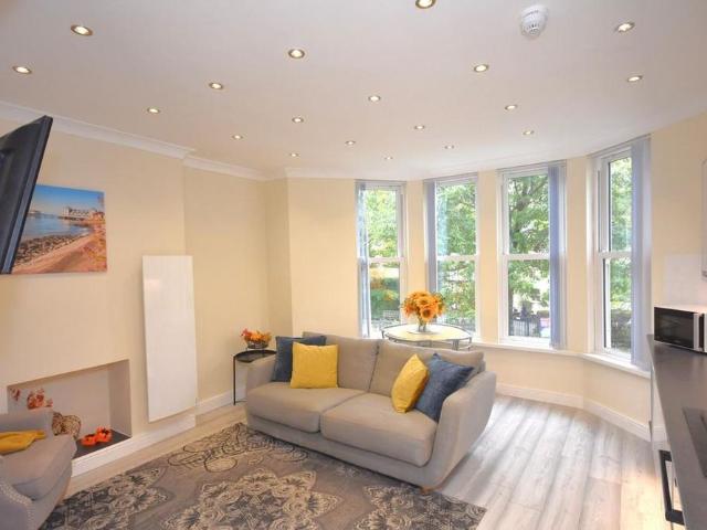 2 bedroom apartment to rent