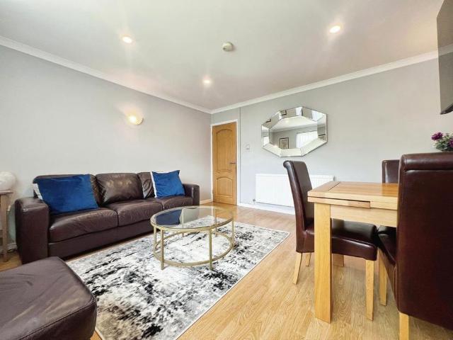 2 bedroom apartment to rent