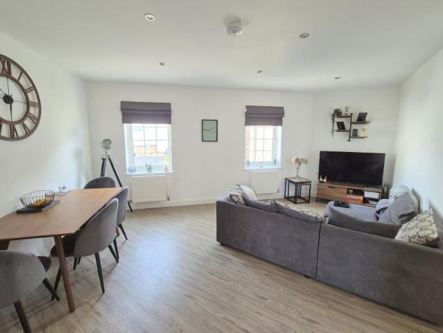 2 bedroom apartment to rent