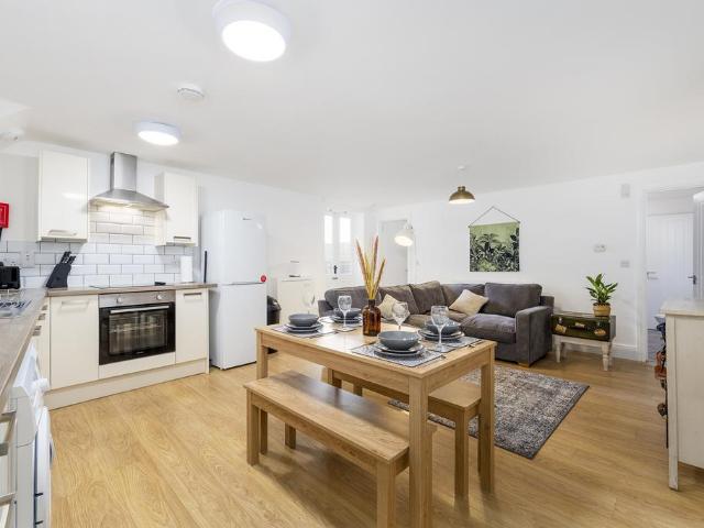 2 bedroom apartment to rent