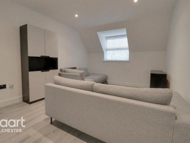 2 bedroom apartment to rent