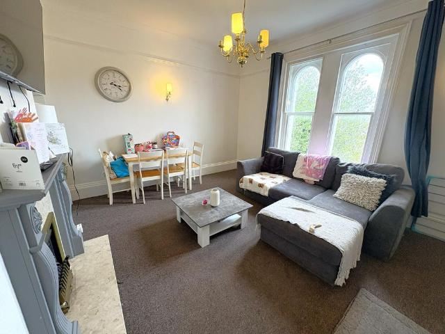 2 bedroom apartment to rent