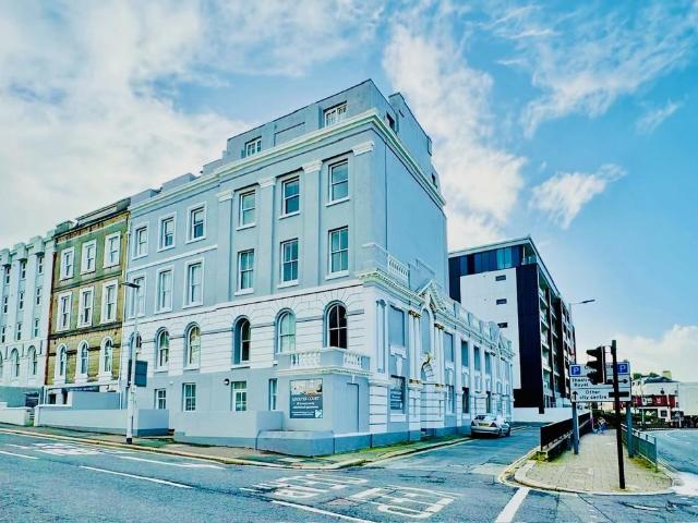 2 bedroom apartment to rent