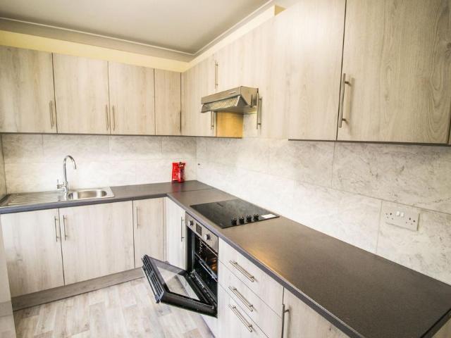 2 bedroom apartment to rent
