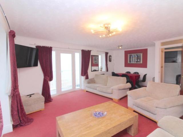 2 bedroom apartment to rent