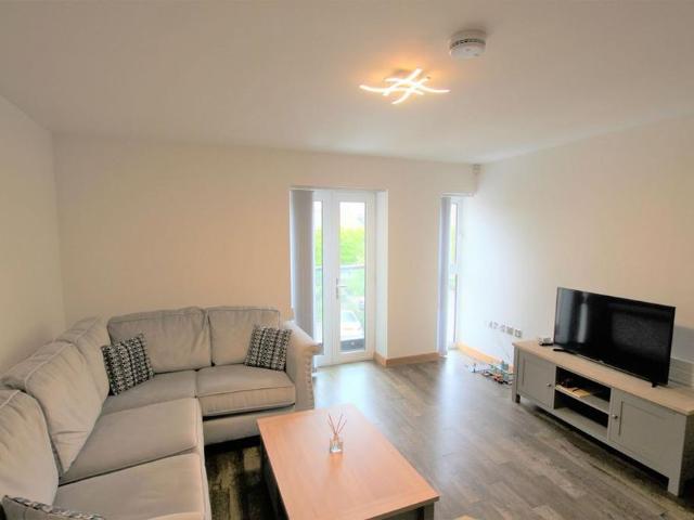 2 bedroom apartment to rent