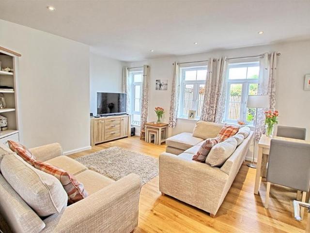 2 bedroom apartment to rent