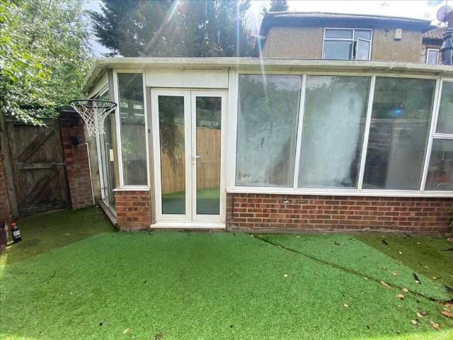 2 bedroom apartment to rent