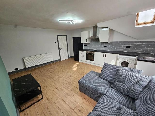 2 bedroom apartment to rent