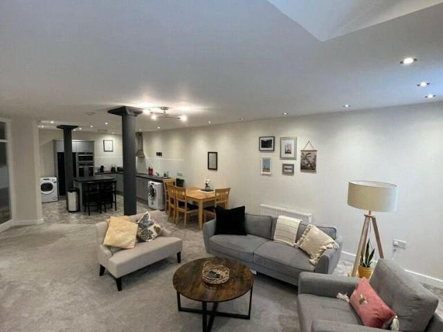 2 bedroom apartment to rent
