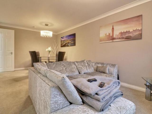 2 bedroom apartment to rent