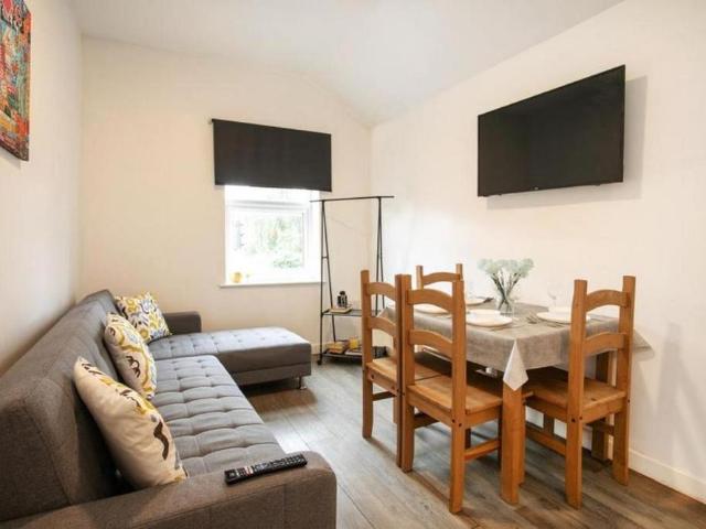 2 bedroom apartment to rent