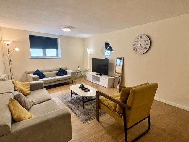 2 bedroom apartment to rent