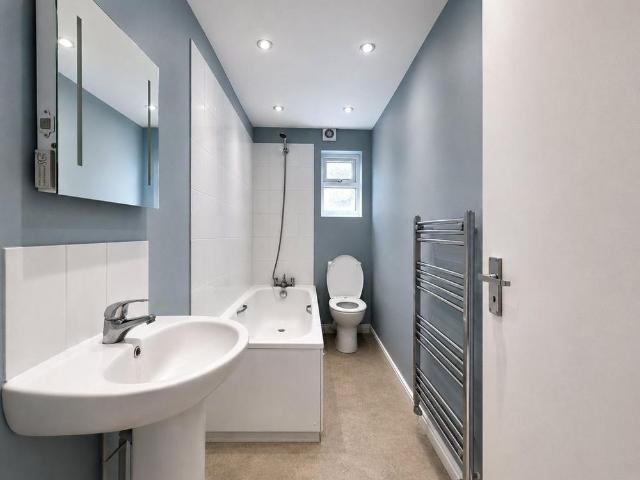 2 bedroom apartment to rent