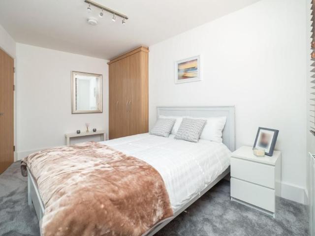 2 bedroom apartment to rent