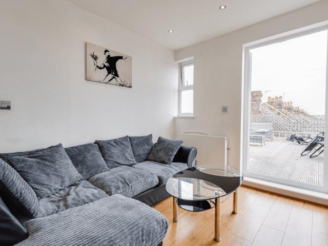 2 bedroom apartment to rent