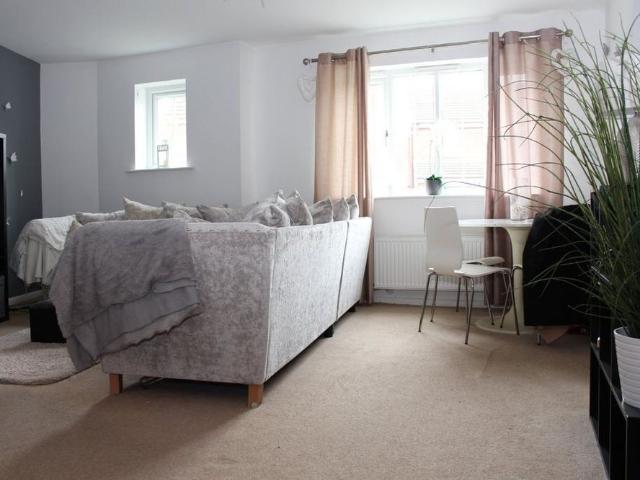 2 bedroom apartment to rent