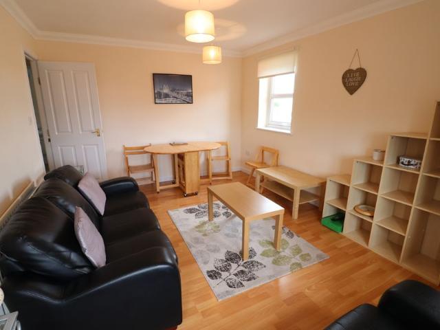 2 bedroom apartment to rent
