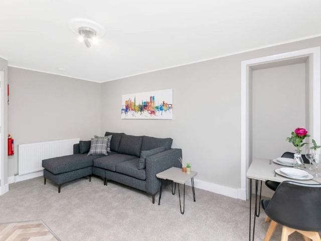 2 bedroom apartment to rent