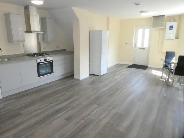 2 bedroom apartment to rent