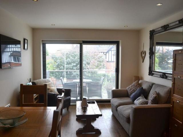 2 bedroom apartment to rent