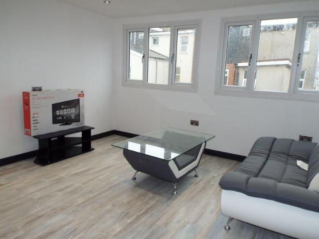 2 bedroom apartment to rent