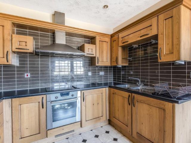 2 bedroom apartment to rent