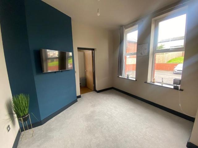 2 bedroom apartment to rent
