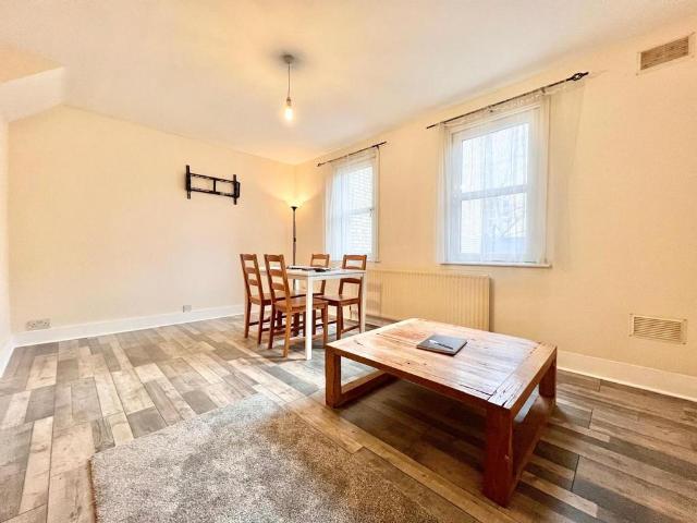 2 bedroom apartment to rent