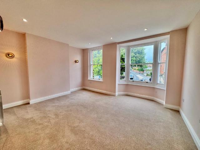 2 bedroom apartment to rent