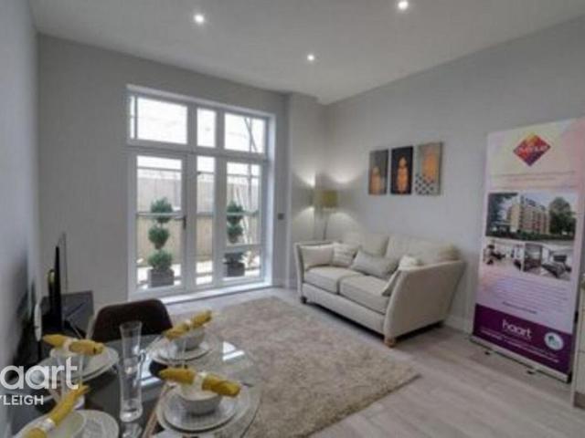 2 bedroom apartment to rent