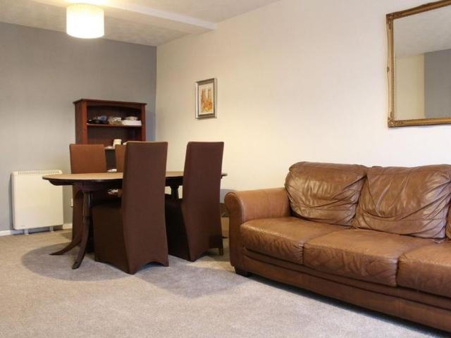 2 bedroom apartment to rent