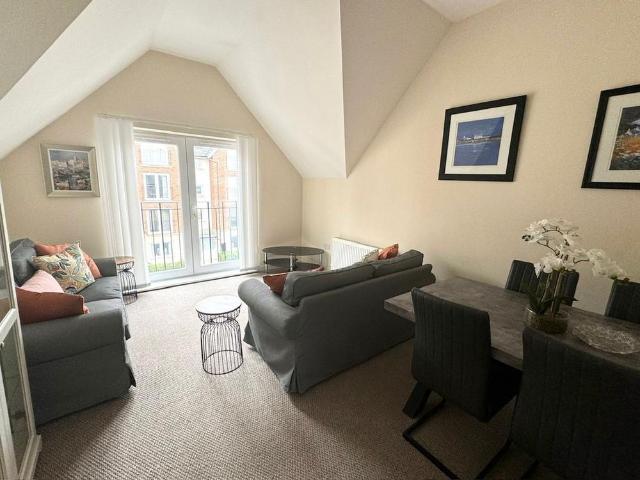2 bedroom apartment to rent