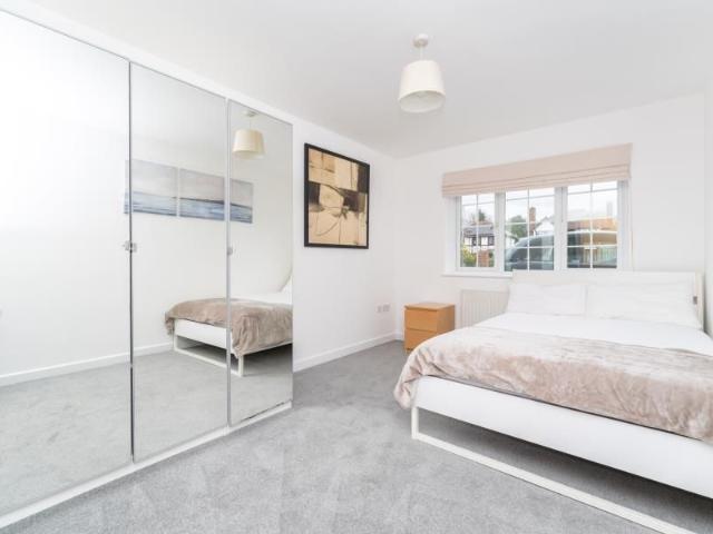 2 bedroom apartment to rent
