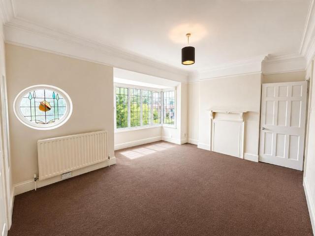 2 bedroom apartment to rent