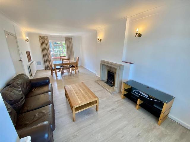 2 bedroom apartment to rent