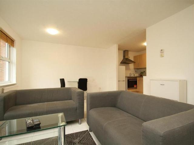 2 bedroom apartment to rent