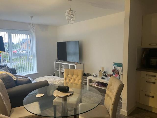 2 bedroom apartment to rent