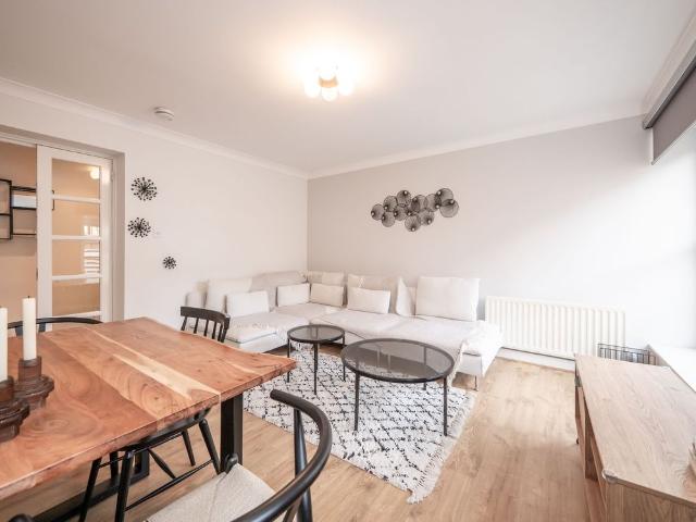 2 bedroom apartment to rent