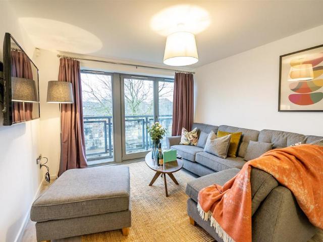 2 bedroom apartment to rent