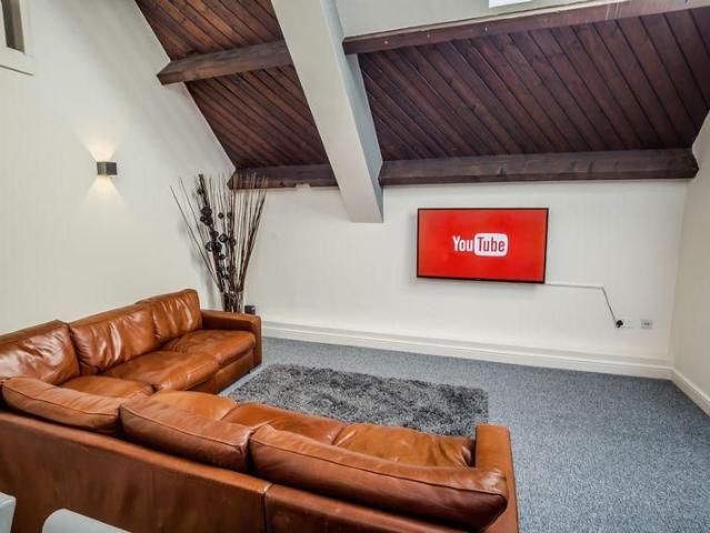 2 bedroom apartment to rent