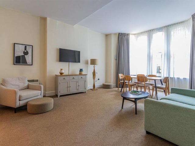 2 bedroom apartment to rent