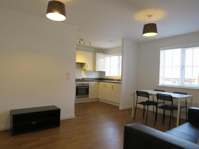2 bedroom apartment to rent