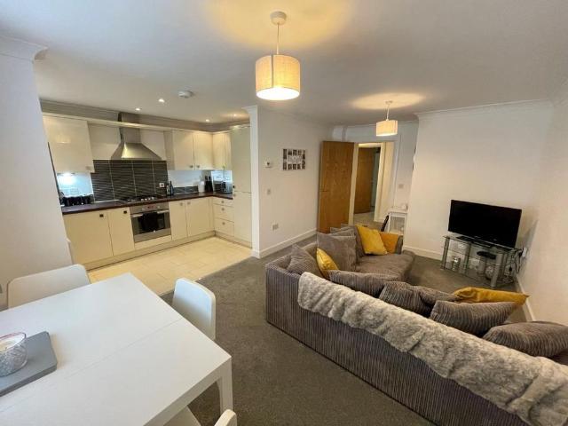 2 bedroom apartment to rent