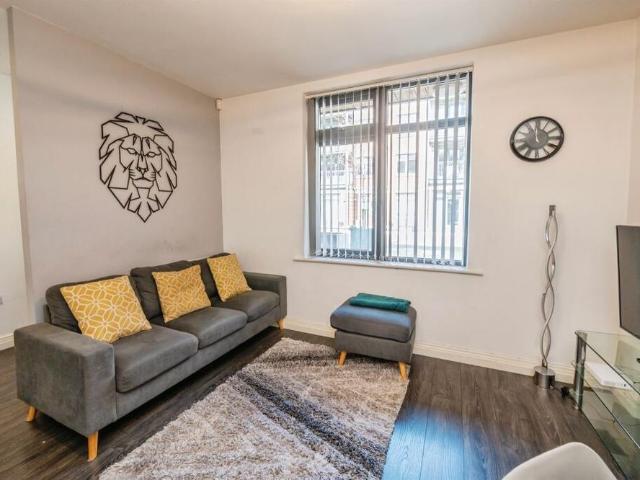 2 bedroom apartment to rent