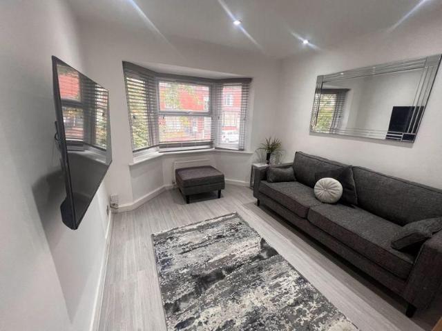 2 bedroom apartment to rent