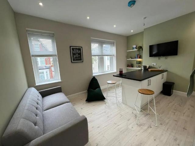 2 bedroom apartment to rent