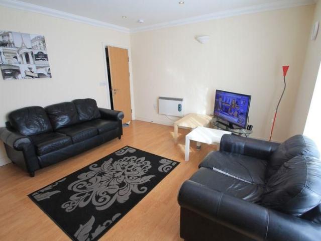 2 bedroom apartment to rent
